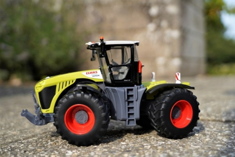 Gebr. Simon | Tractor Claas Xerion 500